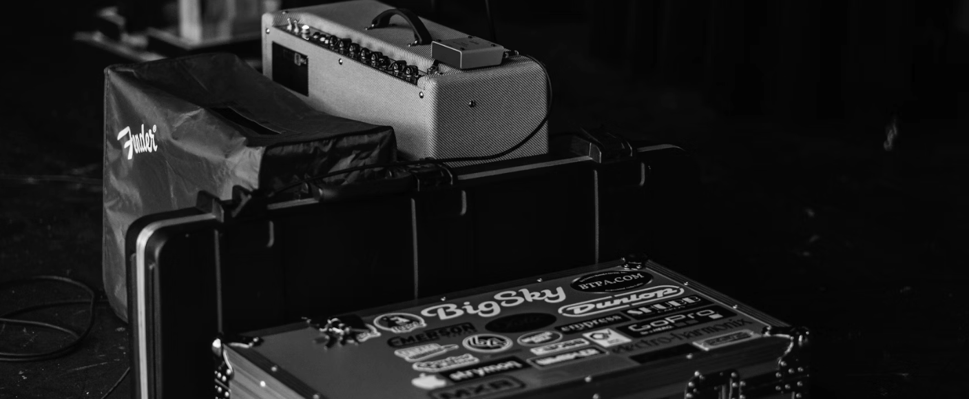 The Rise of Oasis: A Journey Through Britpop History – Mazeys UK